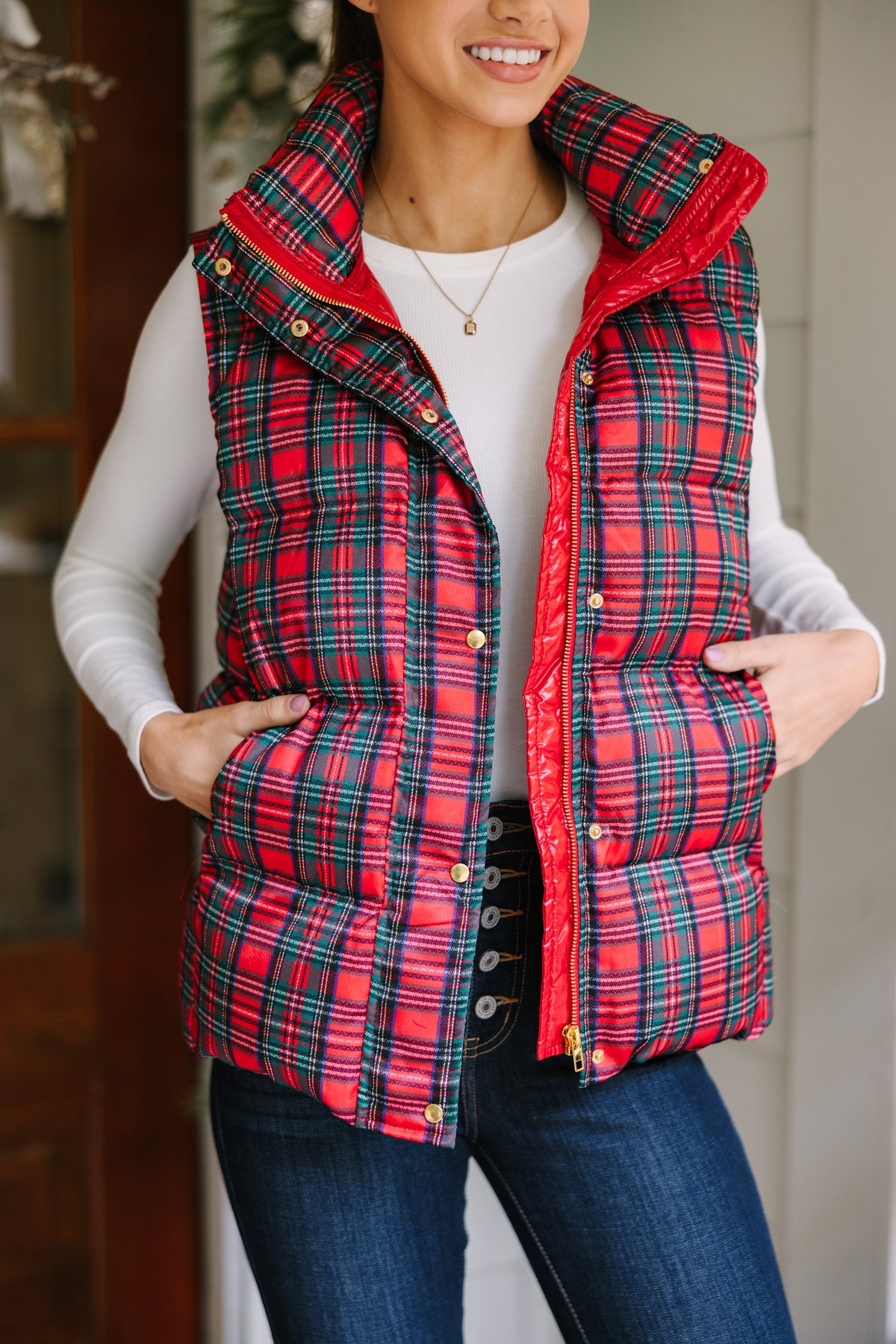 More The Merrier Red Tartan Plaid Puffer Vest – Shop the Mint