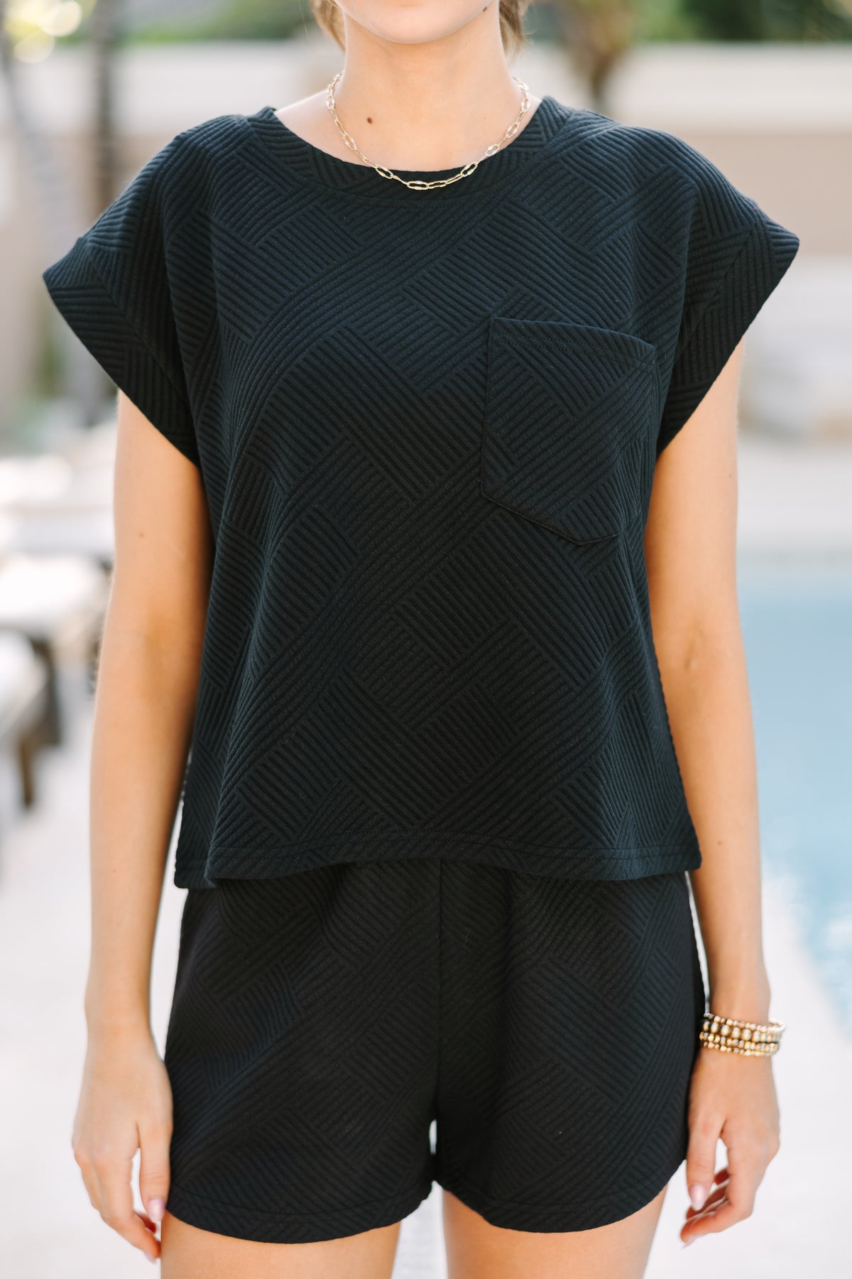 Make Your Day Black Textured Tee – Shop the Mint