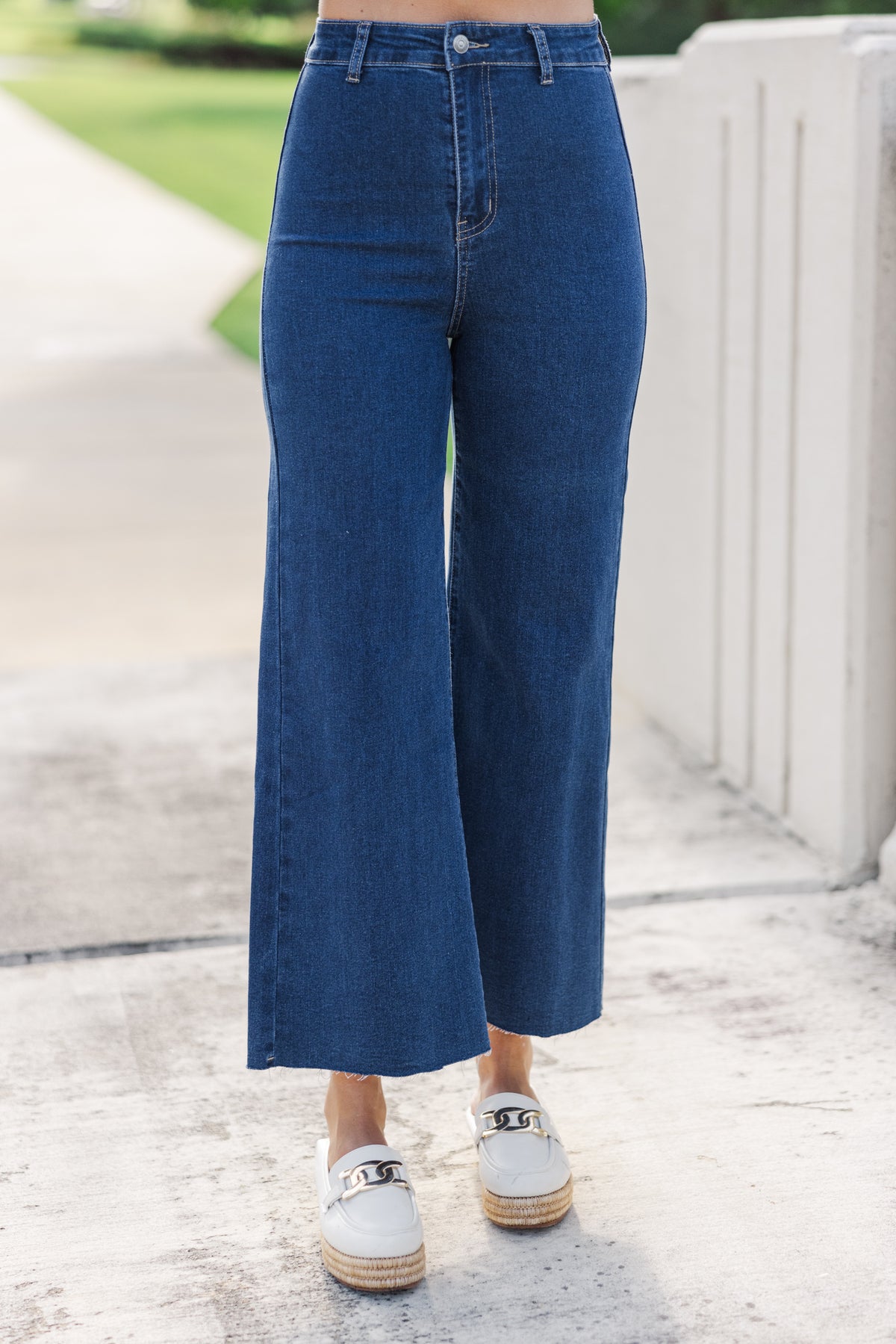 Going Strong Dark Denim Cropped Jeans – Shop the Mint