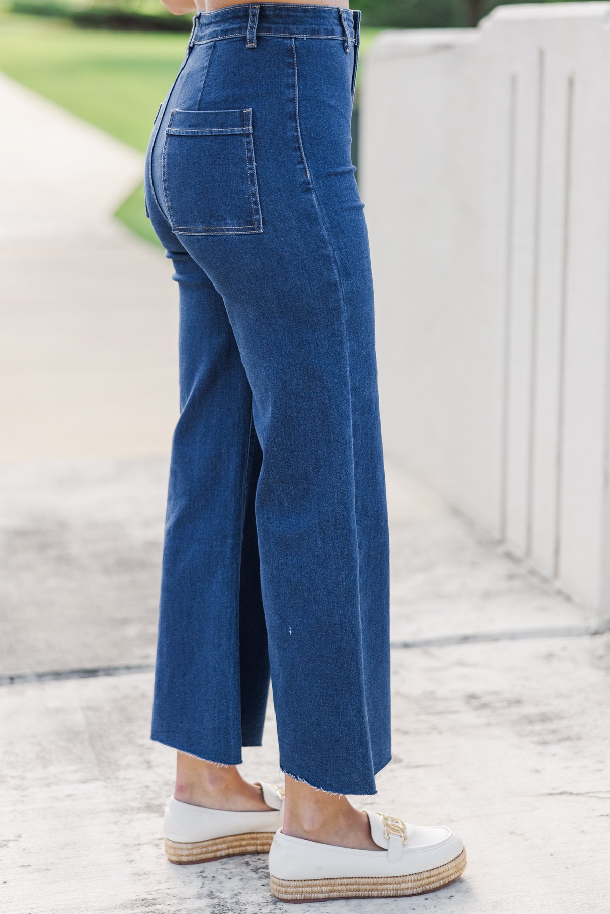 Going Strong Dark Denim Cropped Jeans – Shop the Mint