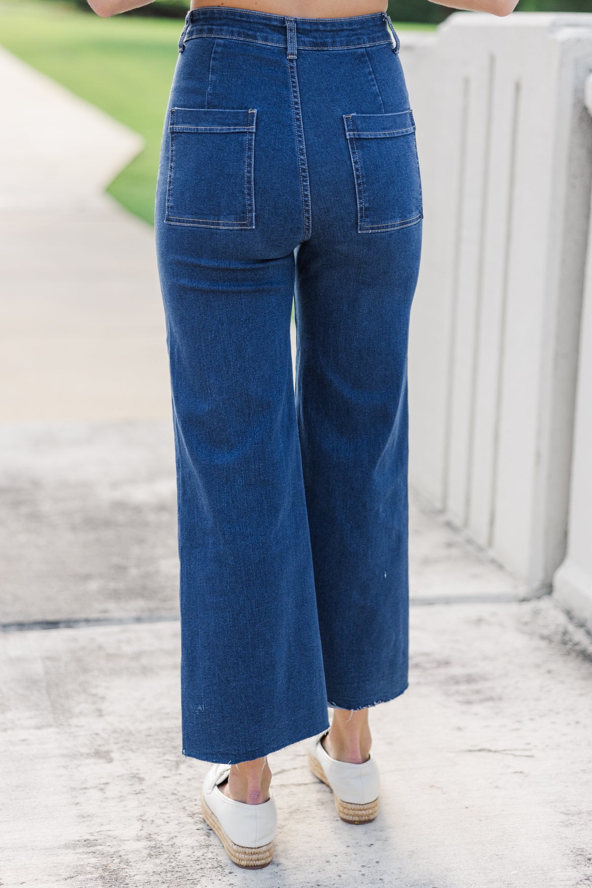 Going Strong Dark Denim Cropped Jeans – Shop the Mint