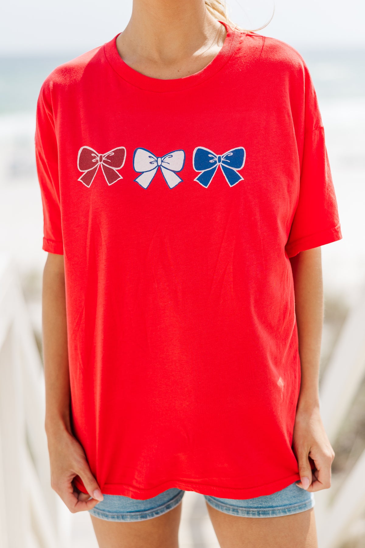 Red White & Bowtiful Red Graphic Tee – Shop the Mint