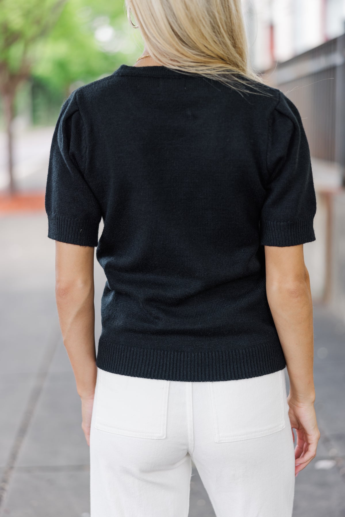 Crowd Pleaser Black Short Sleeve Sweater – Shop the Mint