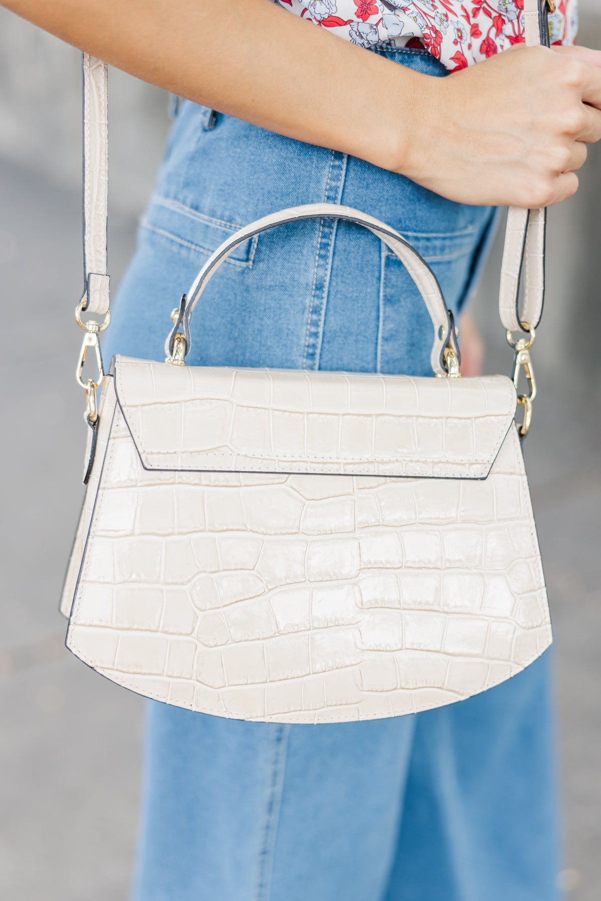 German Fuentes: Catch You Later Beige Leather Purse – Shop the Mint