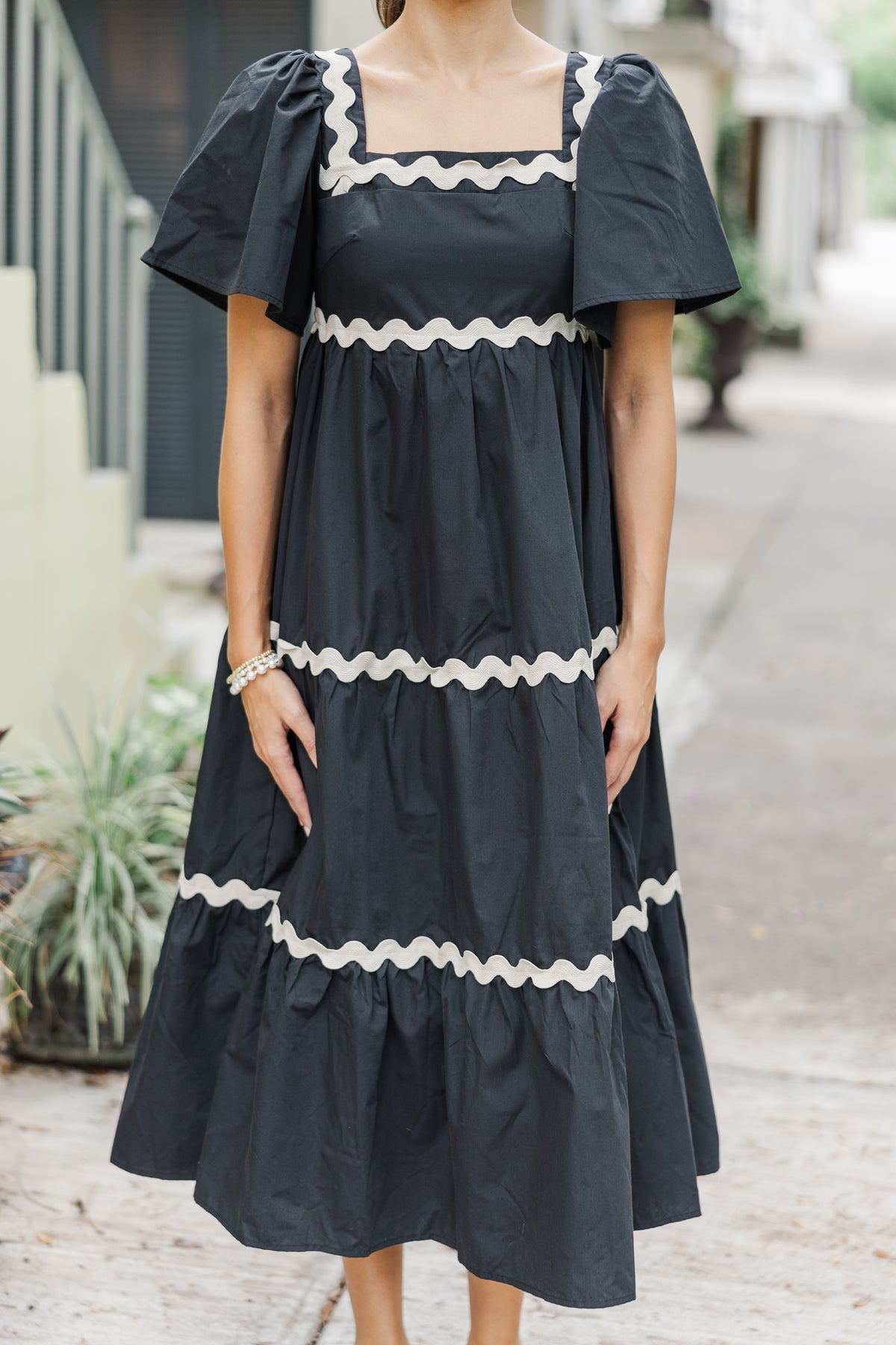 Better Than You Know Black Rickrack Midi Dress – Shop the Mint