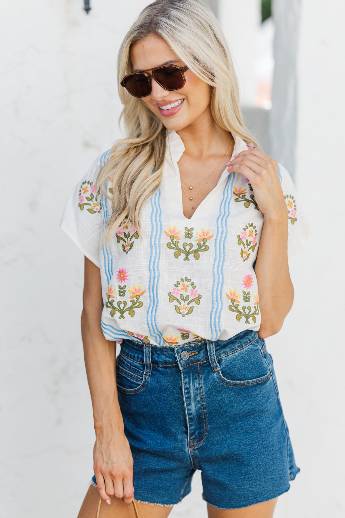 THML: The Lively Cream Medallion Blouse – Shop the Mint