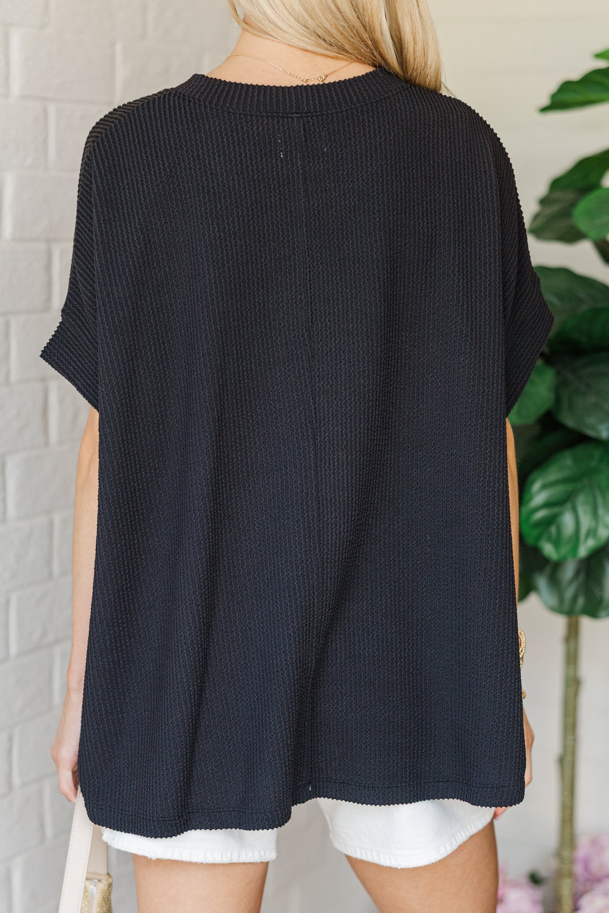 Catching On Black Ribbed Top – Shop the Mint