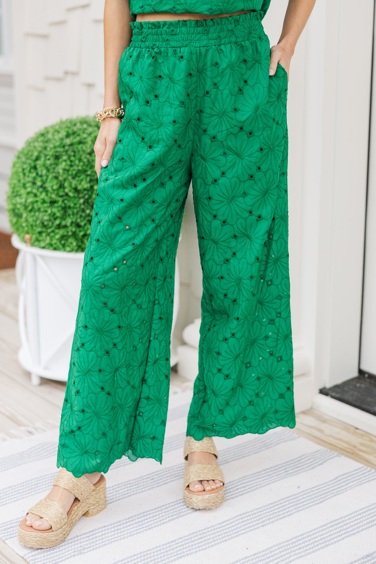 Go For Bold Green Floral Eyelet Set – Shop the Mint