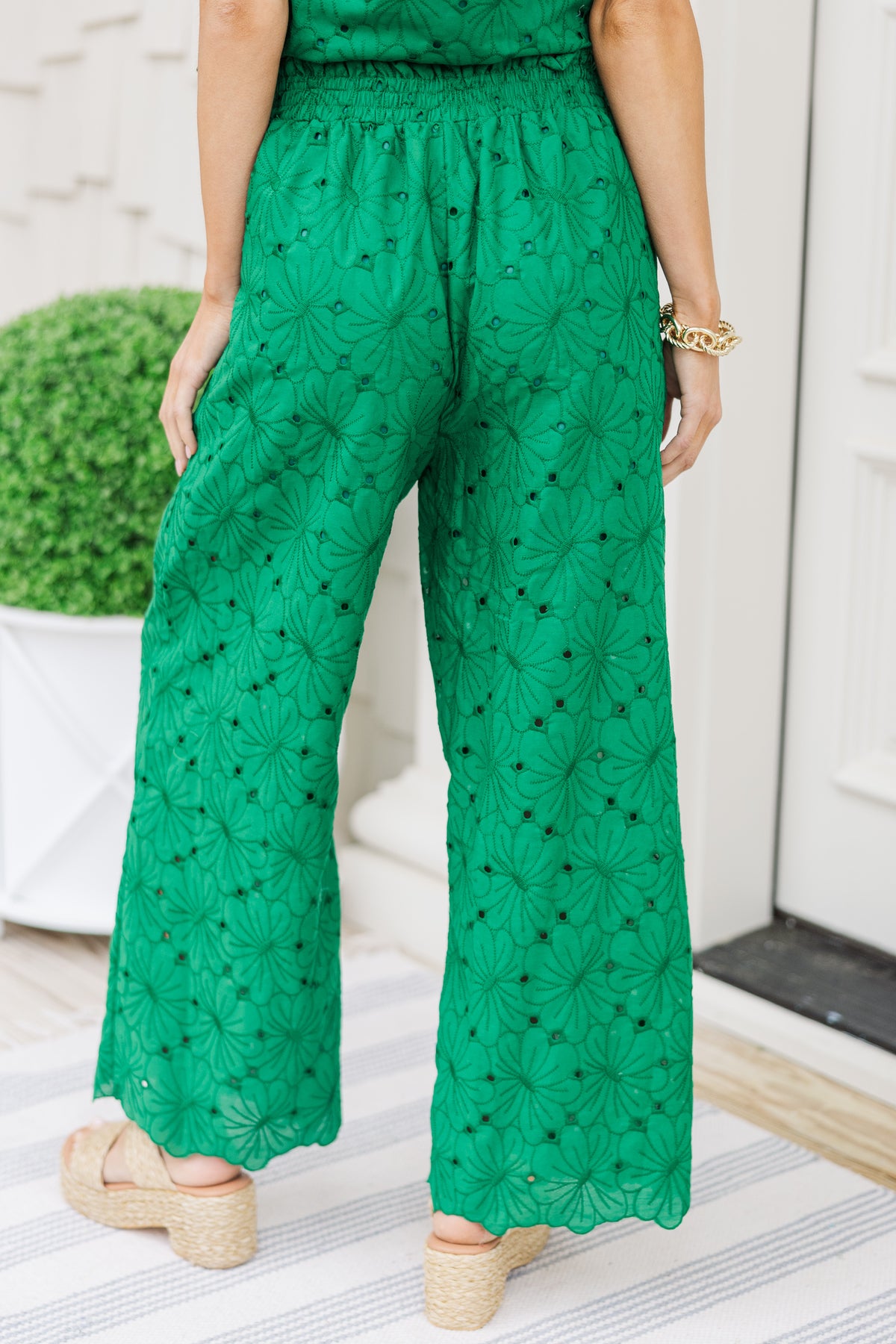 Go For Bold Green Floral Eyelet Set – Shop the Mint