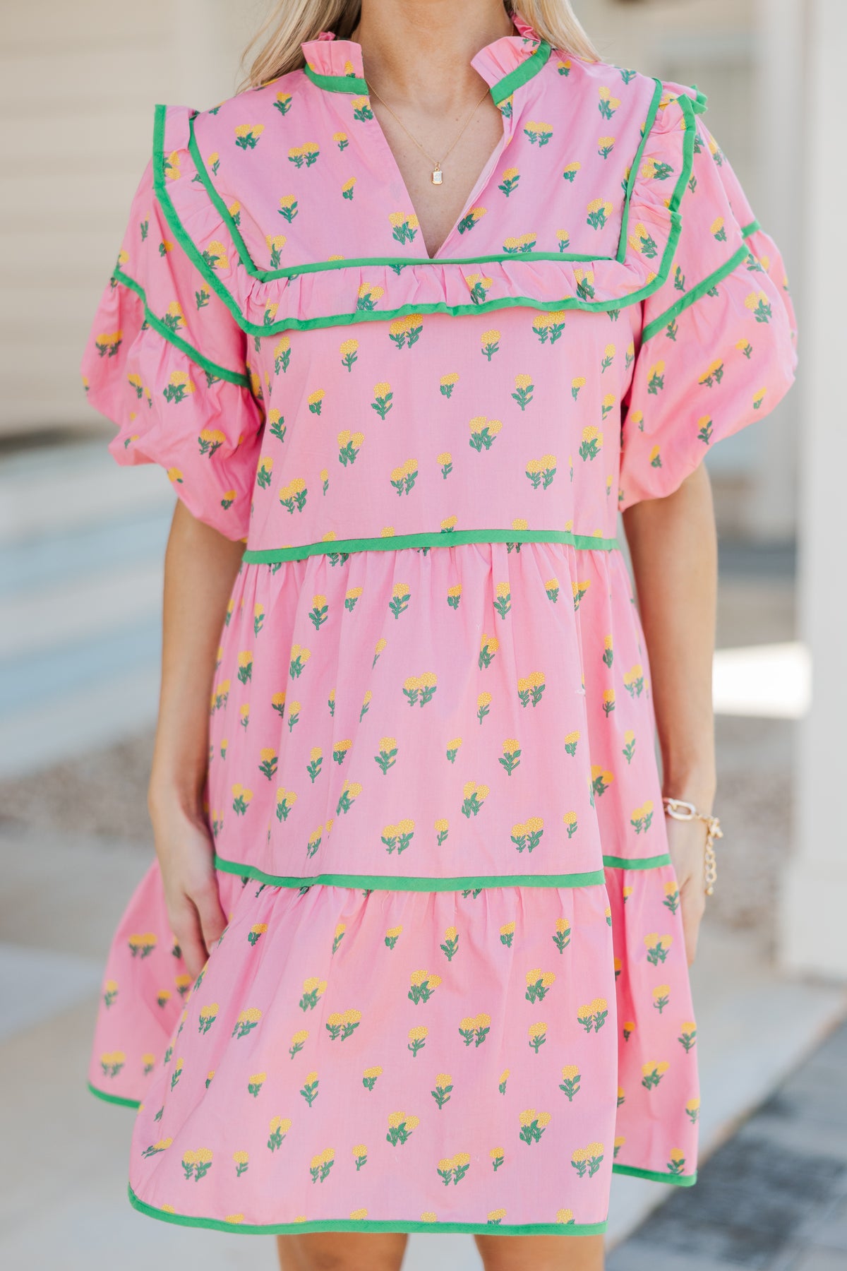 Meadow Muse Pink Ditsy Floral Dress – Shop the Mint