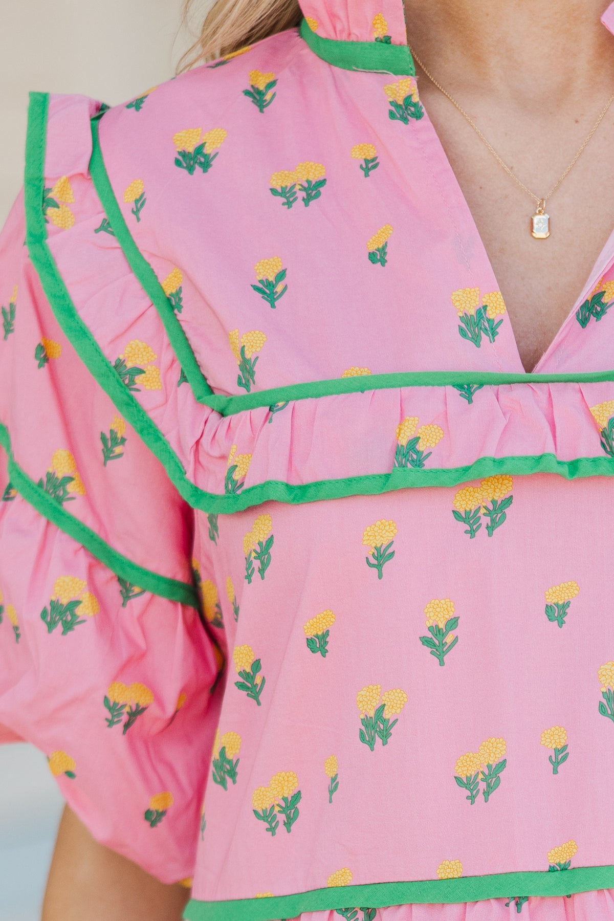 Meadow Muse Pink Ditsy Floral Dress – Shop the Mint