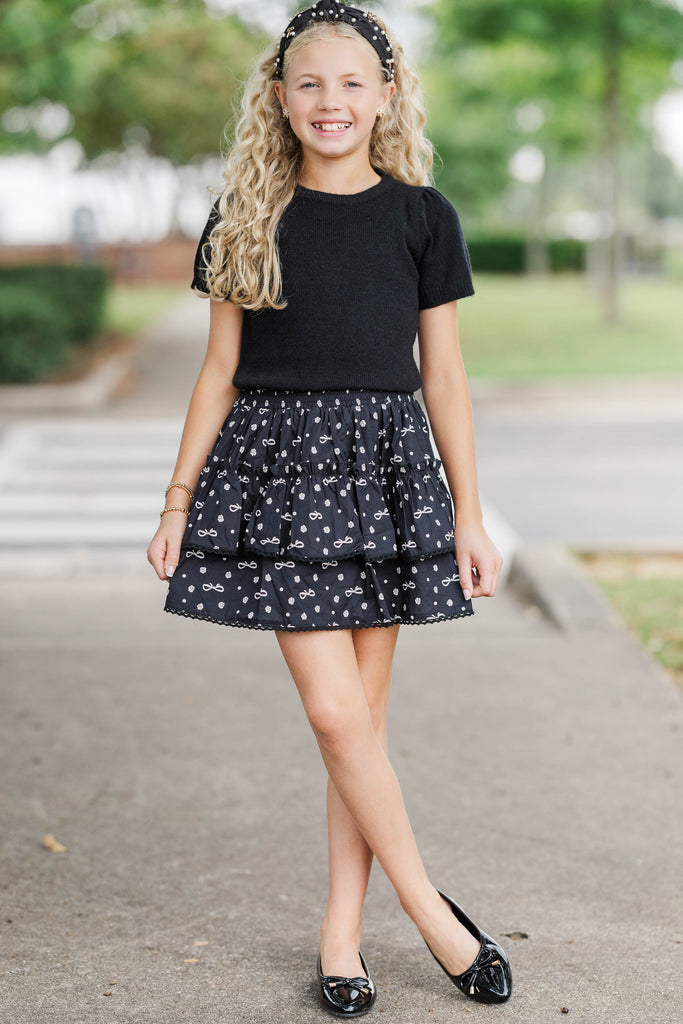 Girls: Work Of Art Black Short Sleeve Sweater – Shop the Mint