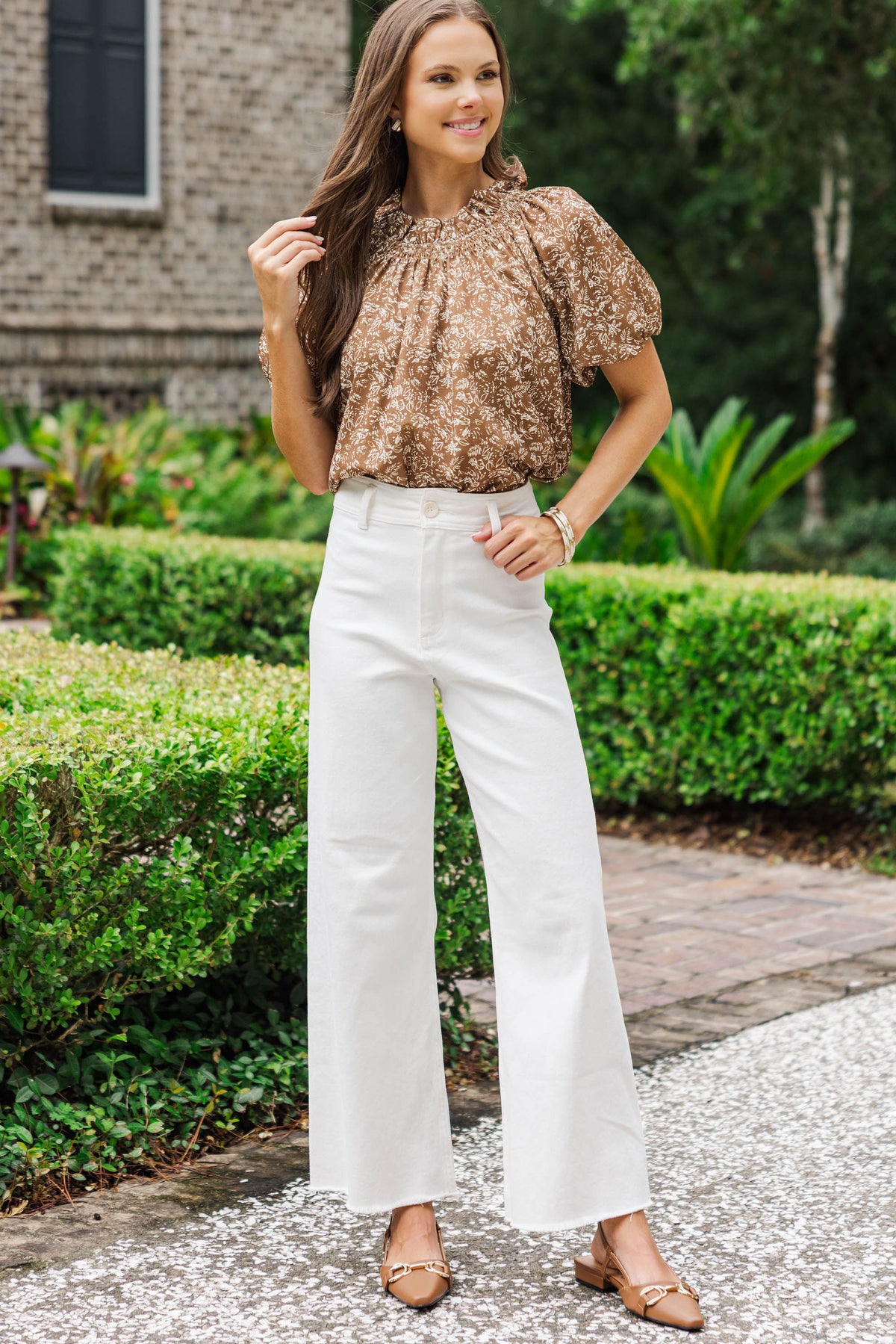 Feeling Fun Brown Ditsy Floral Bubble Sleeve Blouse – Shop the Mint