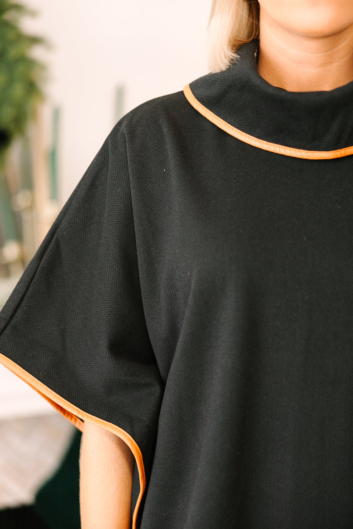 Read You Like A Book Black Poncho – Shop the Mint