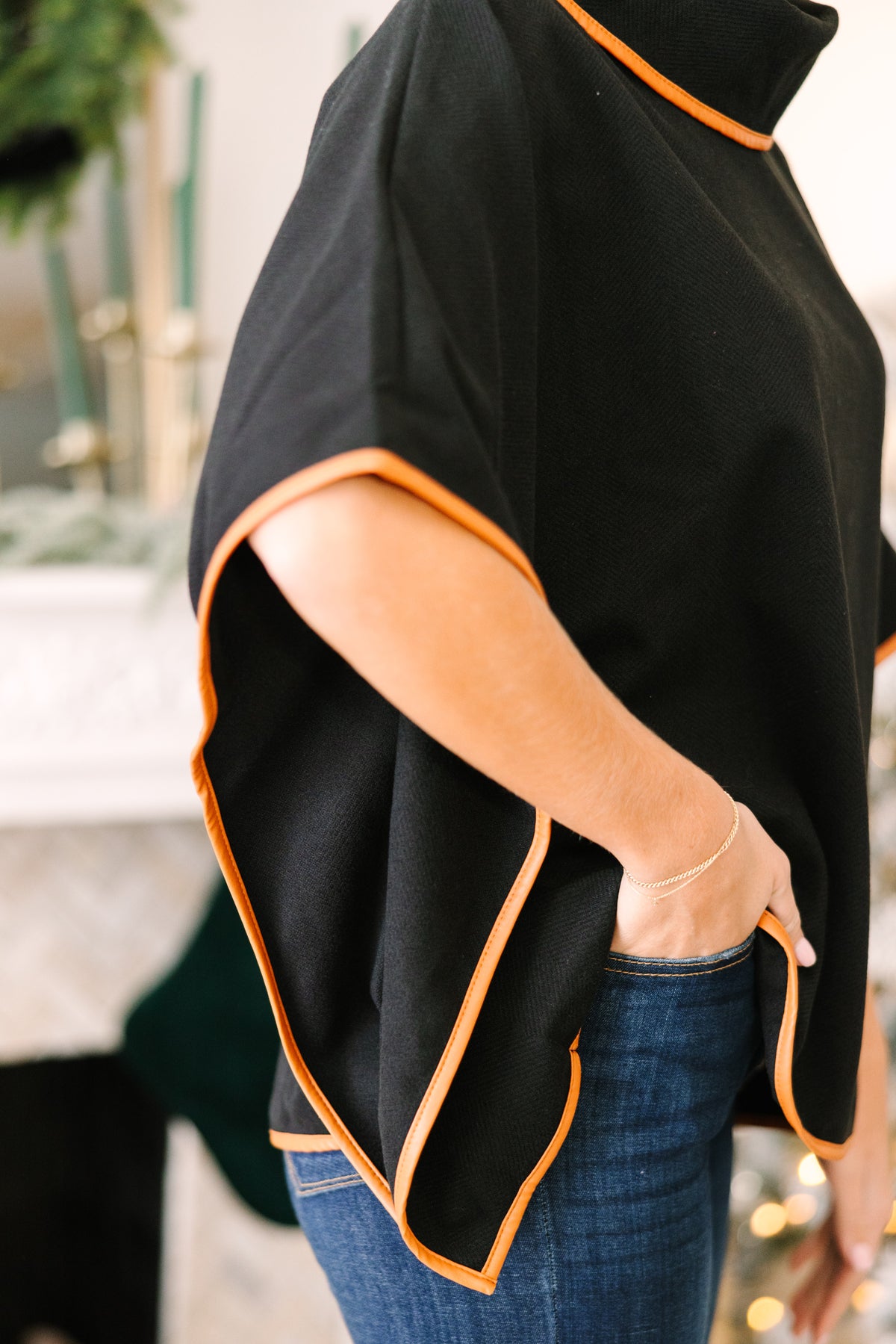 Read You Like A Book Black Poncho – Shop the Mint